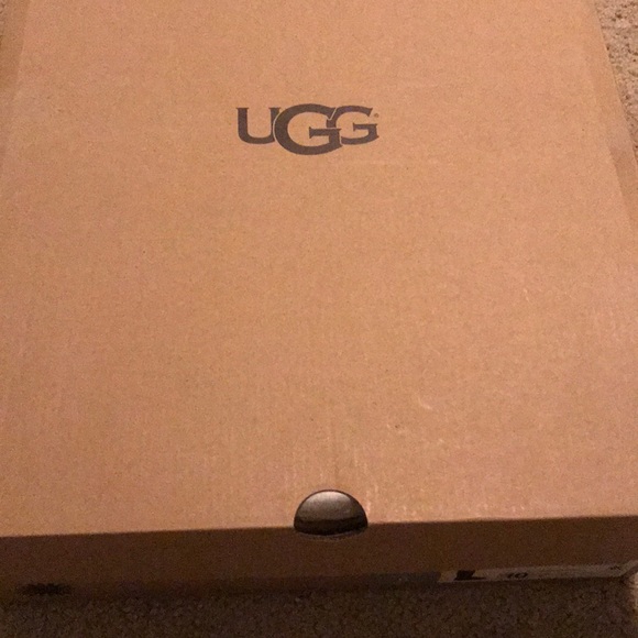 UGG | Shoes | Size Uggs | Poshmark